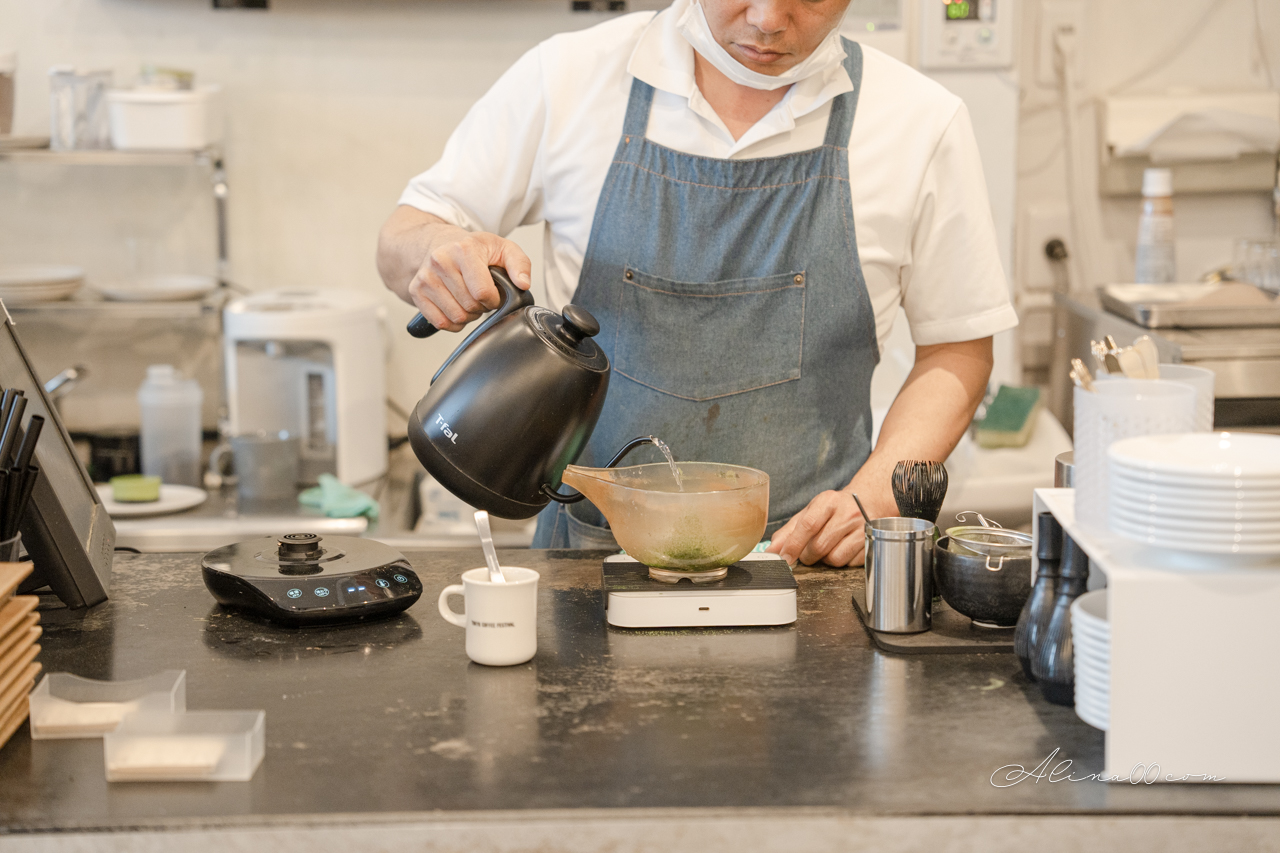 【東京甜點】吉祥寺抹茶製造所 CAPOON Matcha Cafe 抹茶蛋糕捲 @Alina 愛琳娜